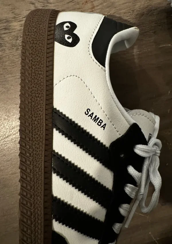 CDG Play x Adidas Samba - コム デ ギャルソン x アディダス サンバ - Comme Des Garcons Japan