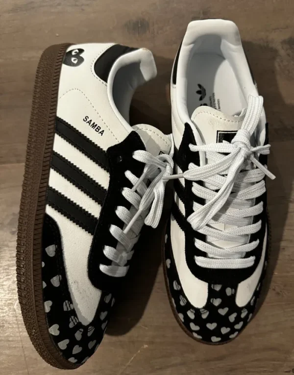 CDG Play x Adidas Samba - コム デ ギャルソン x アディダス サンバ - Comme Des Garcons Japan